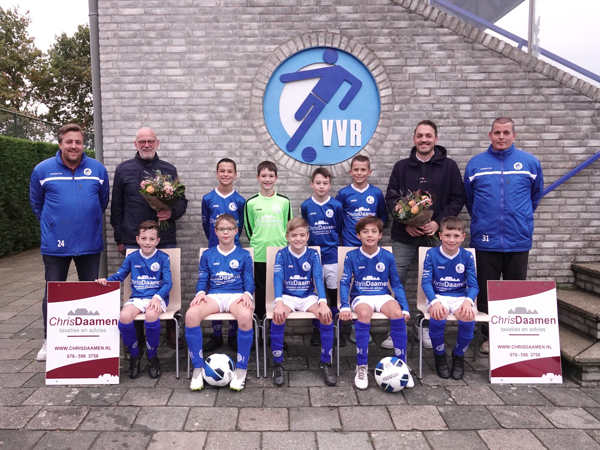 Mooie tenues voor VVR JO11-1 | Voetbal Vereniging Rijsbergen